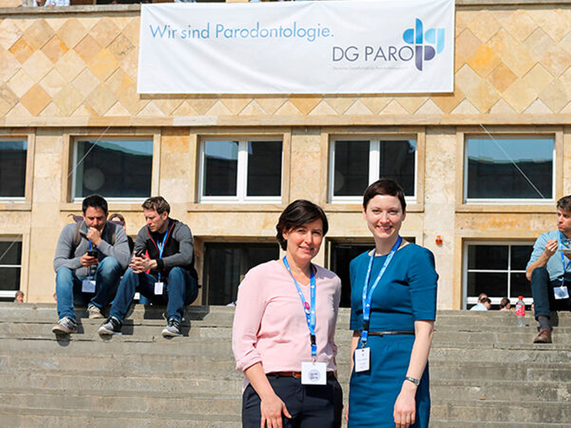 Parodontalchirurgie: Wann, wie und mit allem, was dazu gehört - zm-online