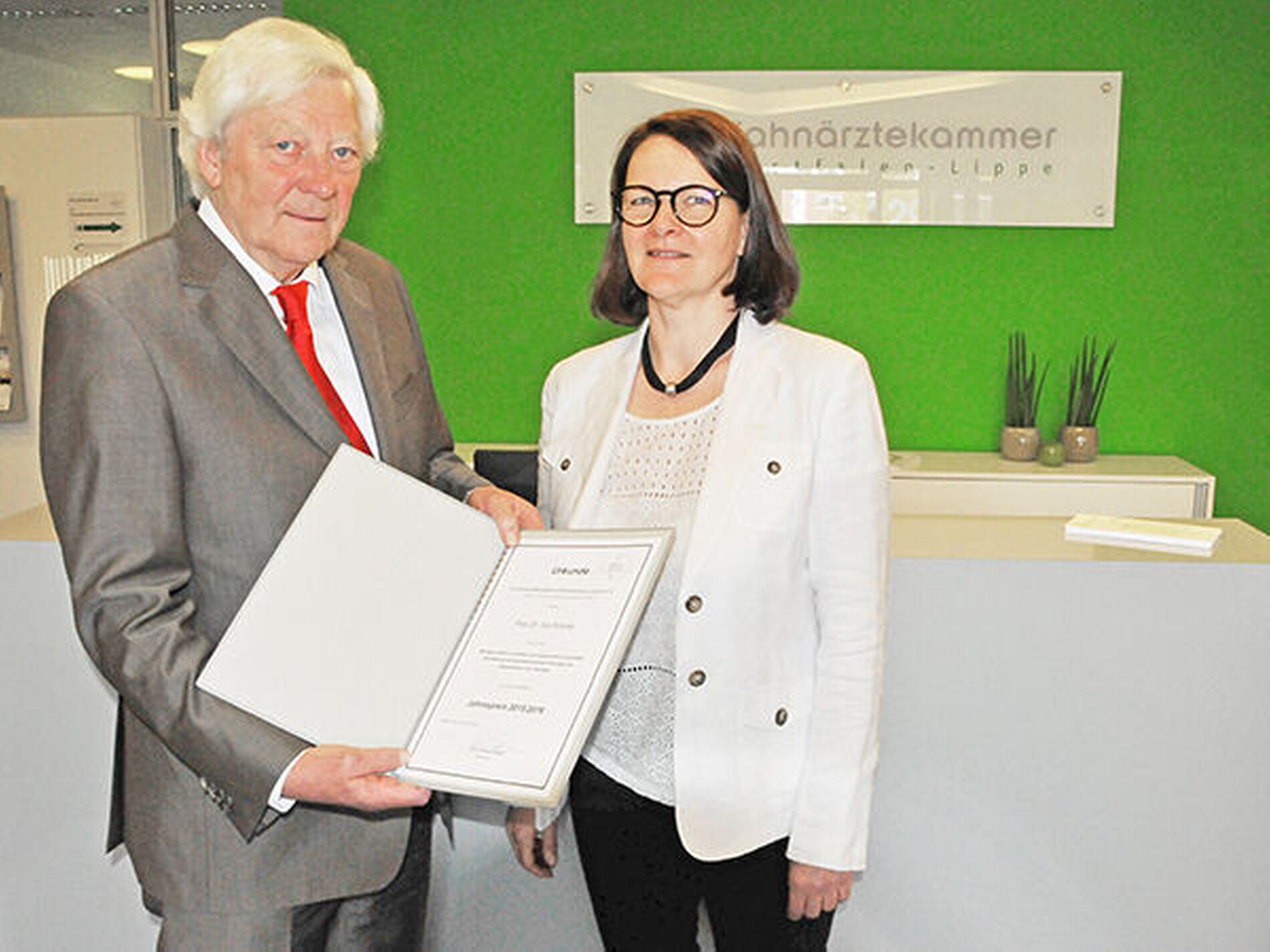 Wissenschaftspreis 2018 geht an Dr. Ina Schüler - zm-online