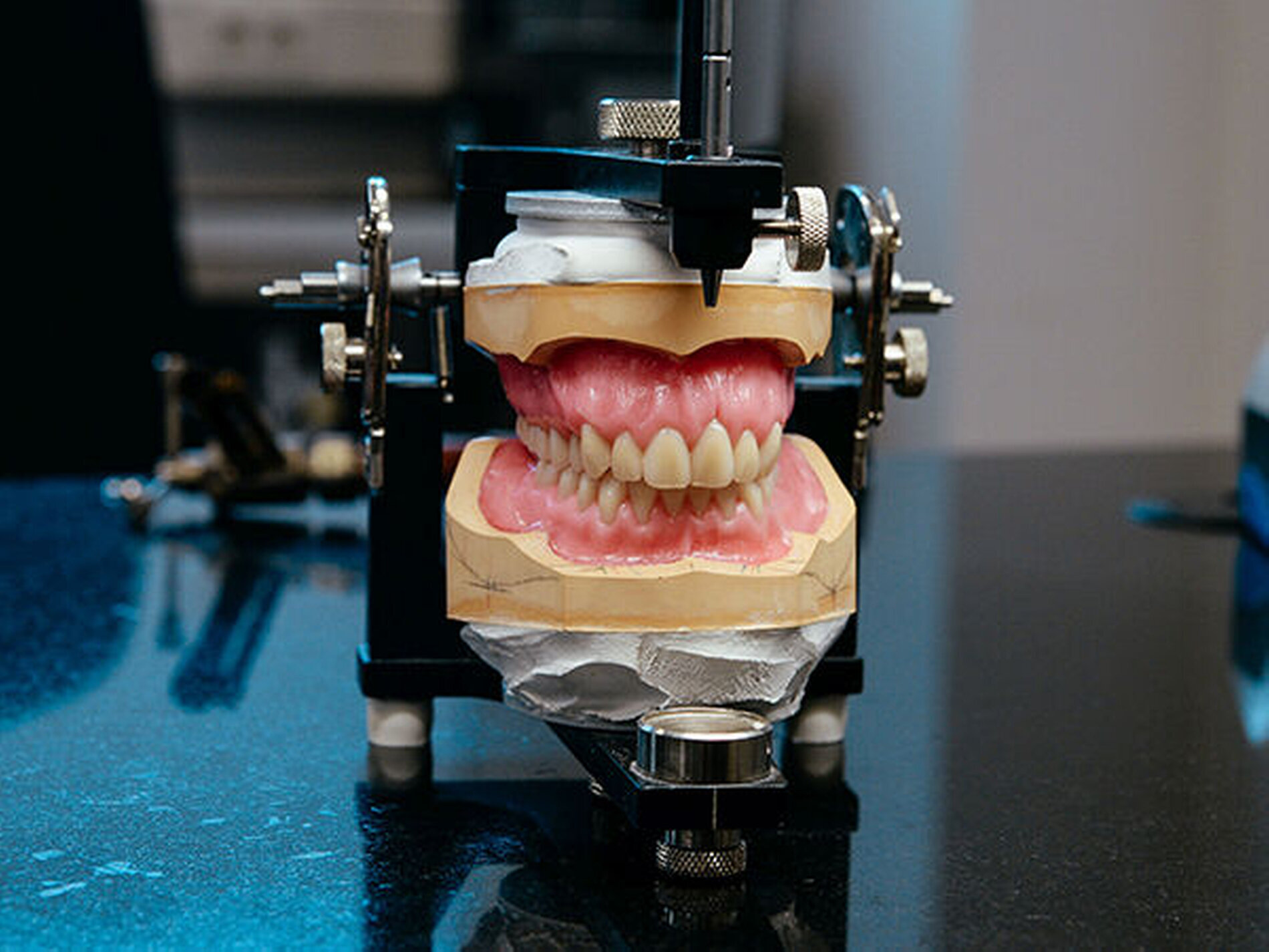 Step-by-Step zur Totalprothese - zm-online