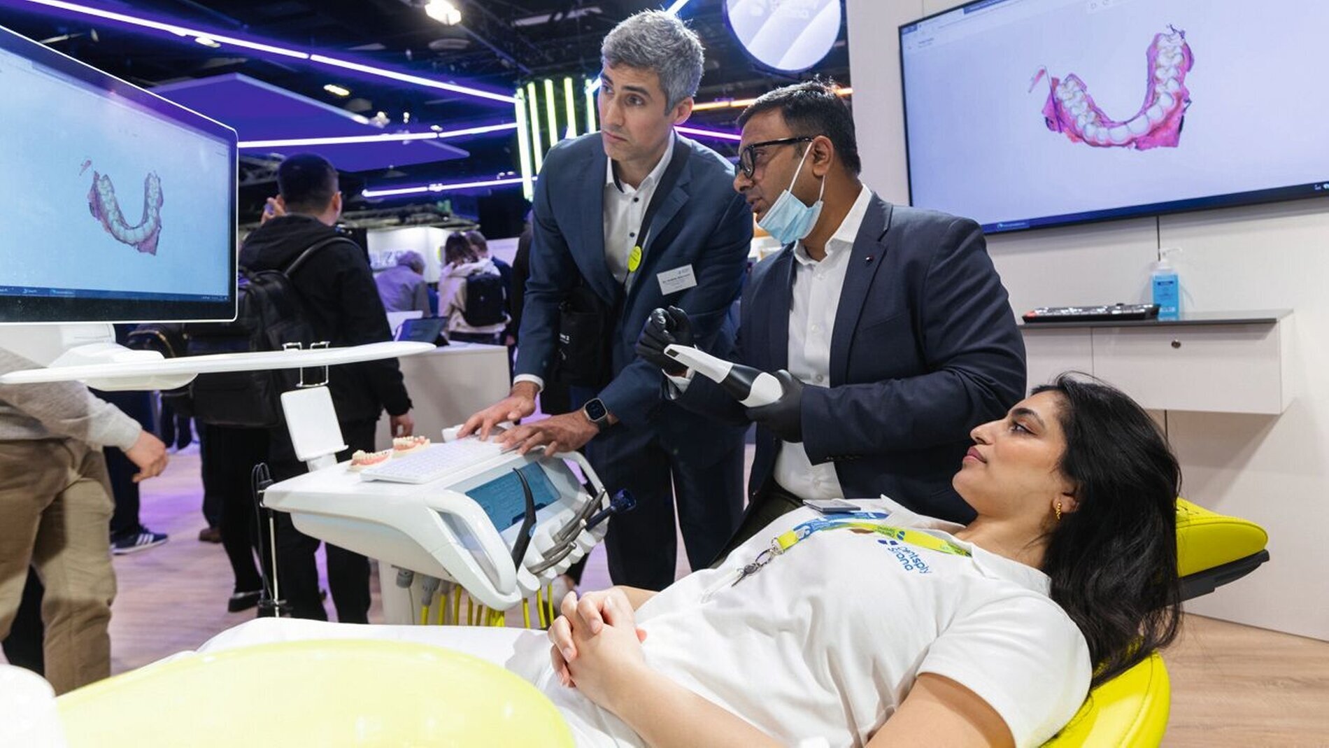 Dentsply Sirona auf der IDS - zm-online
